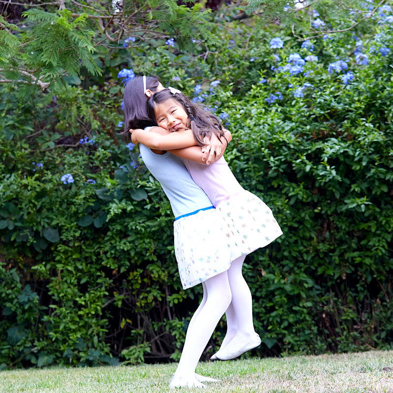 A HUG to start the week 💙 – eden & zoe